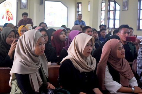 Paroki dan Komunitas-komunitas Lainnya dalam Reksa Pastoral Paroki