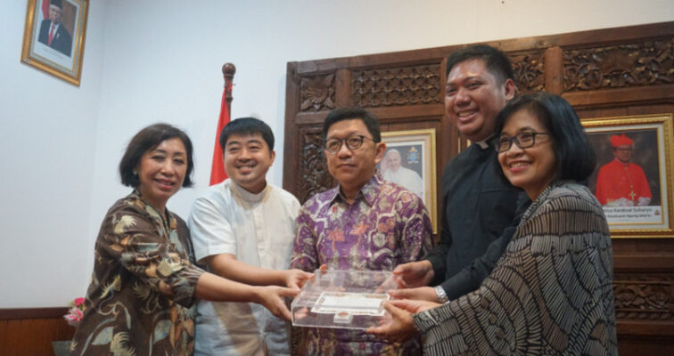 Relikui Santo Millenial Kini Ditempatkan di Universitas Atma Jaya ...
