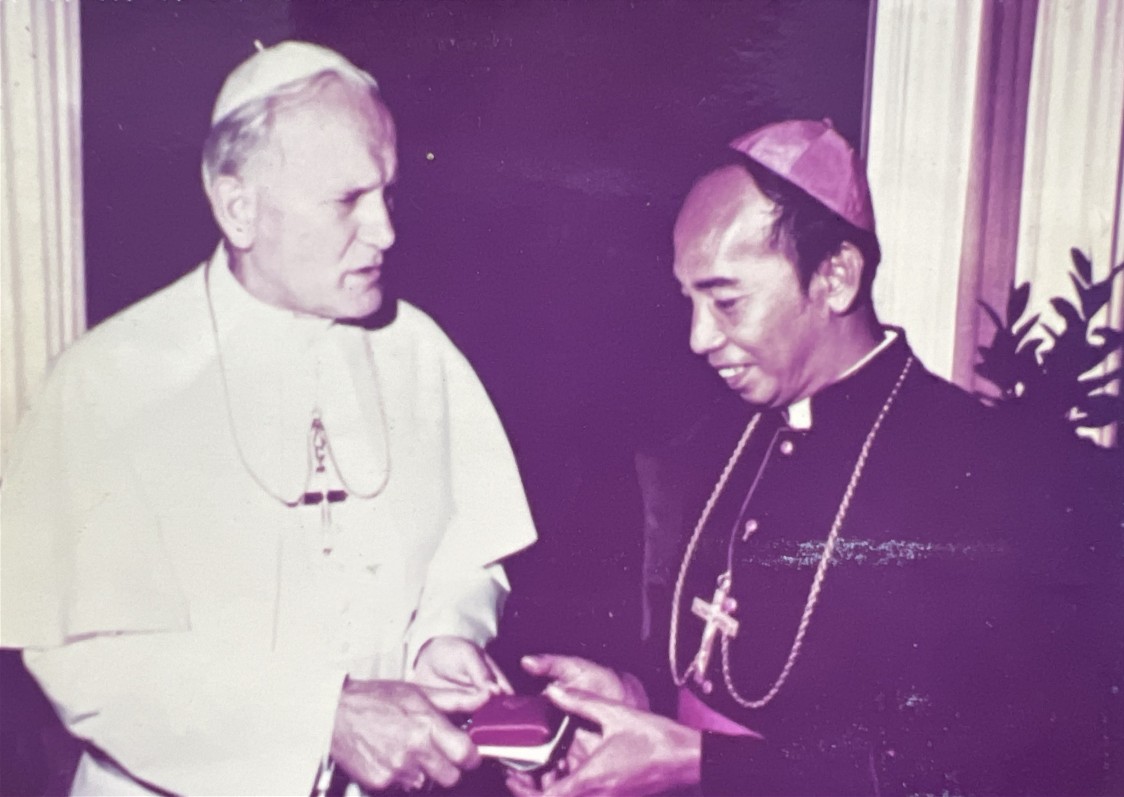 KUMPULAN FOTO: Mengenang Mgr Hieronymus Herculanus Bumbun OFMCap ...